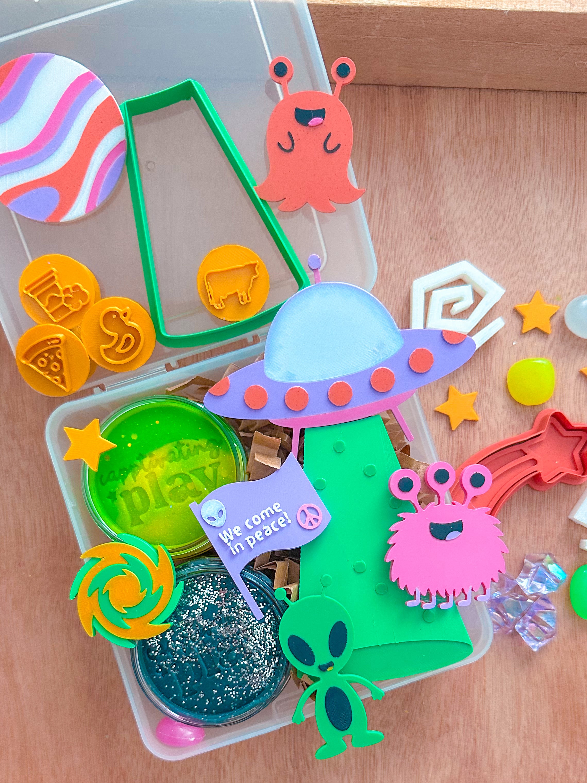 Alien Invasion Party Mini Kit – Capptivating Play